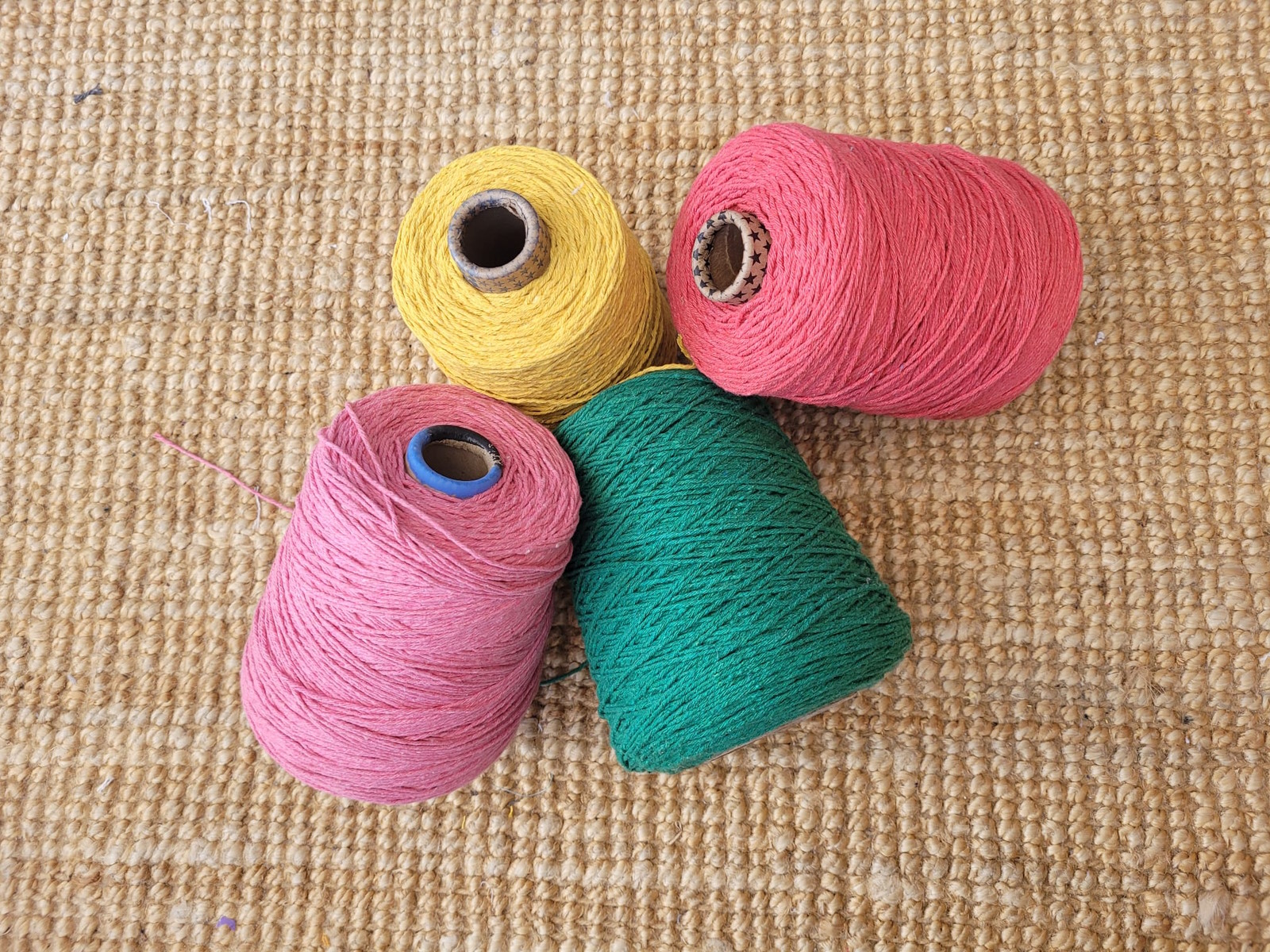 Best yarn for tufting rugs: All options explained (2025)